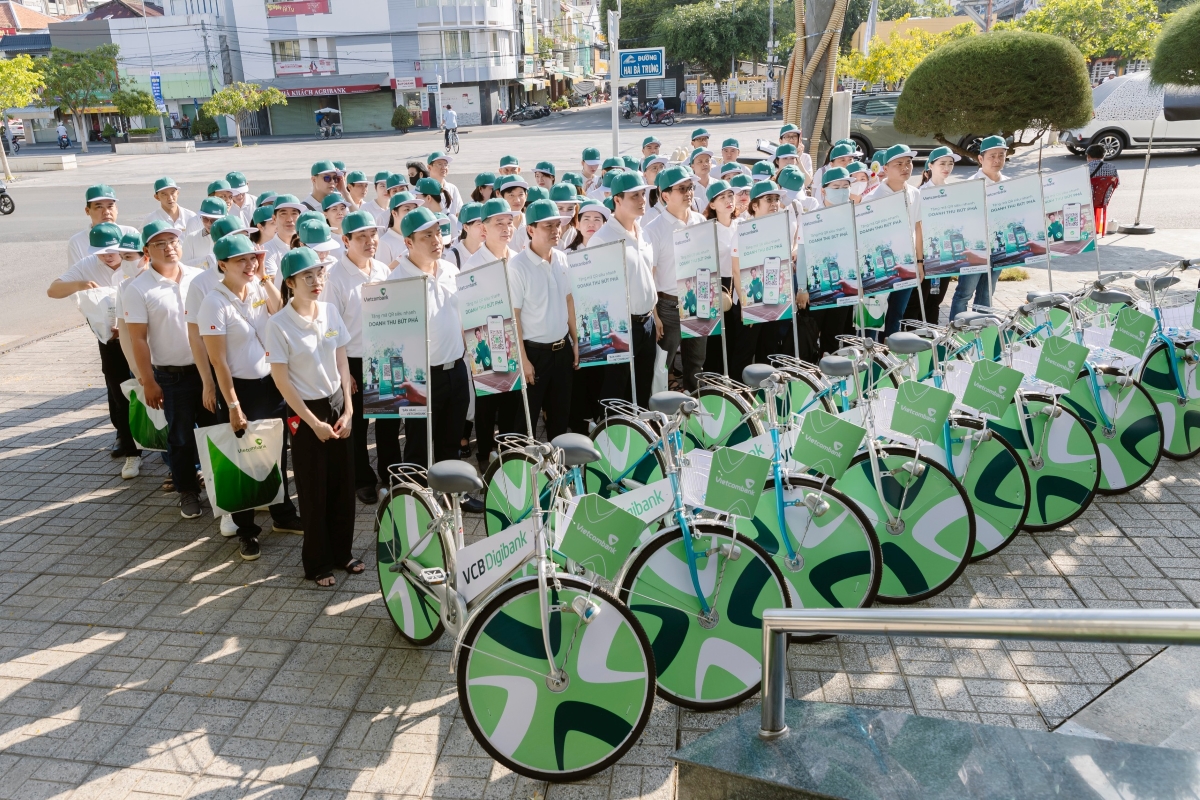 Vietcombank An Giang phát động chiến dịch phủ rộng dịch vụ QR code ...