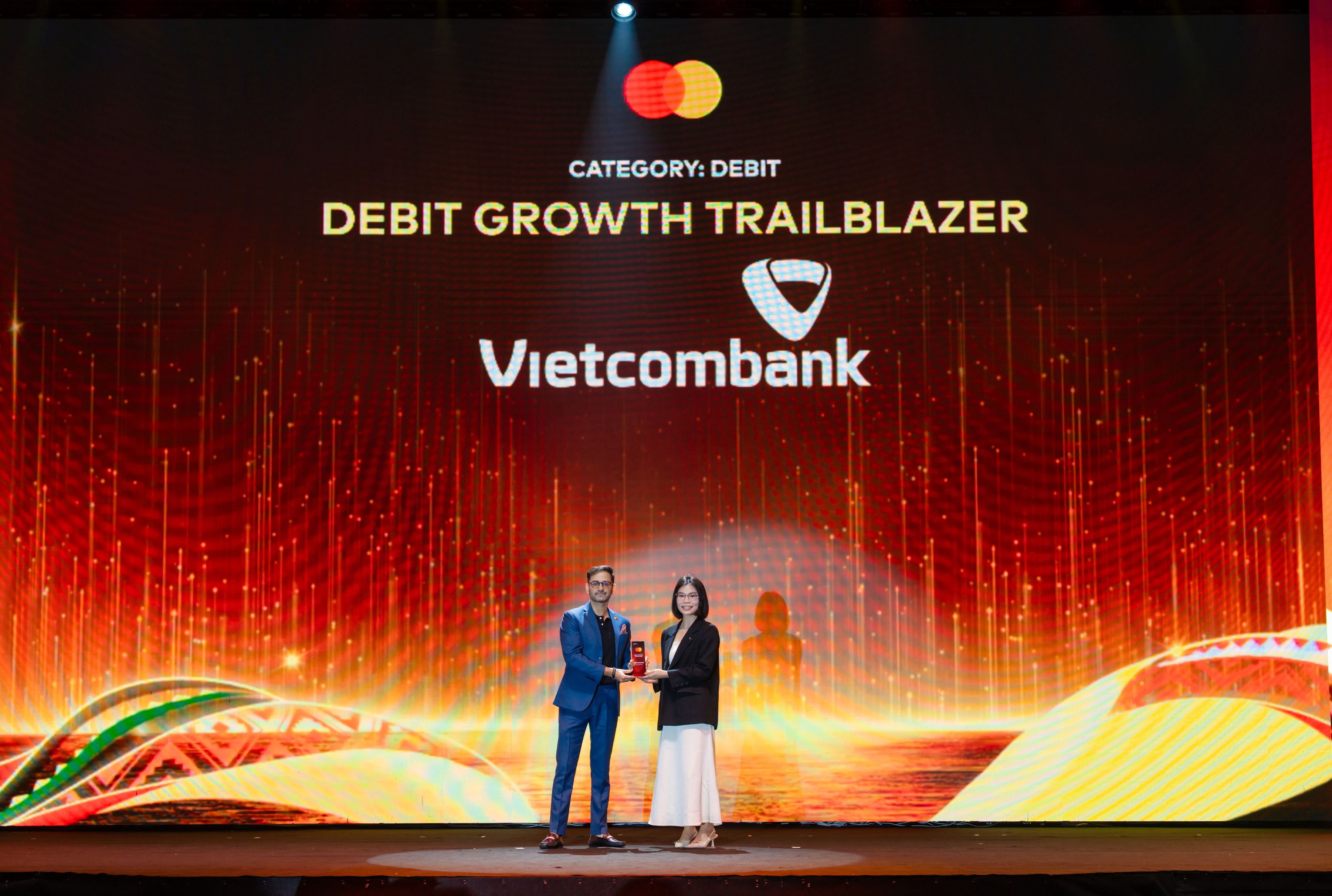Vietcombank được vinh danh với ba giải thưởng danh giá tại sự kiện ...